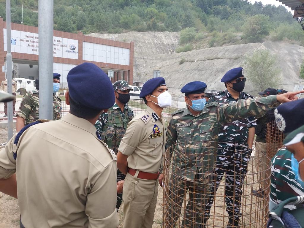 IGP Kashmir, IG CRPF visit north, south portal of new tunnel | KNO