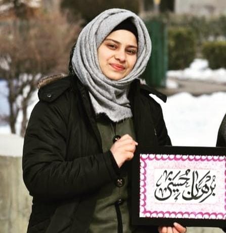 Meet Abida Rashid, a self-taught calligraphy artist from Srinagar | KNO
