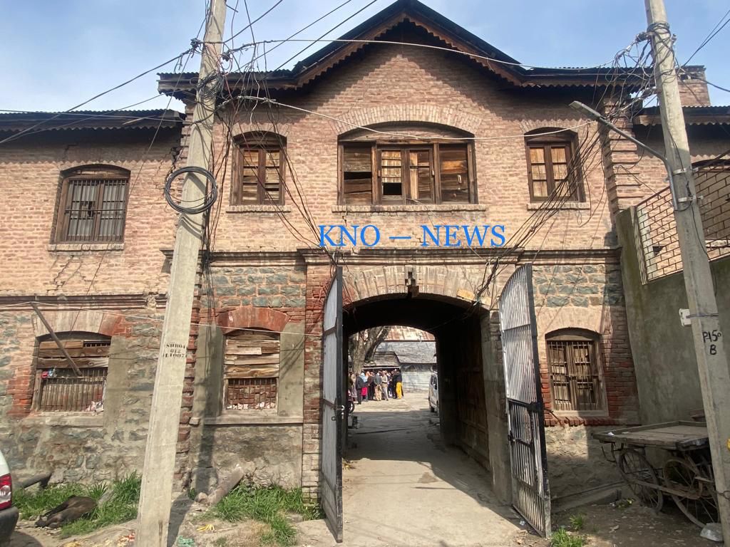 Govt asks 50 families living at Yarkandi Sarai, Safa Kadal to vacate ...