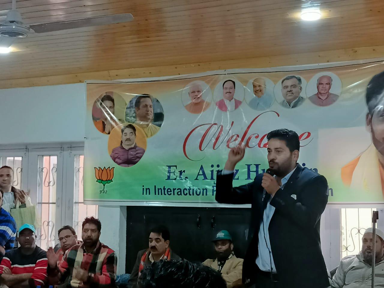 BJP holds glittering workers convention at Khonmoh; leaders say Sgr to ...
