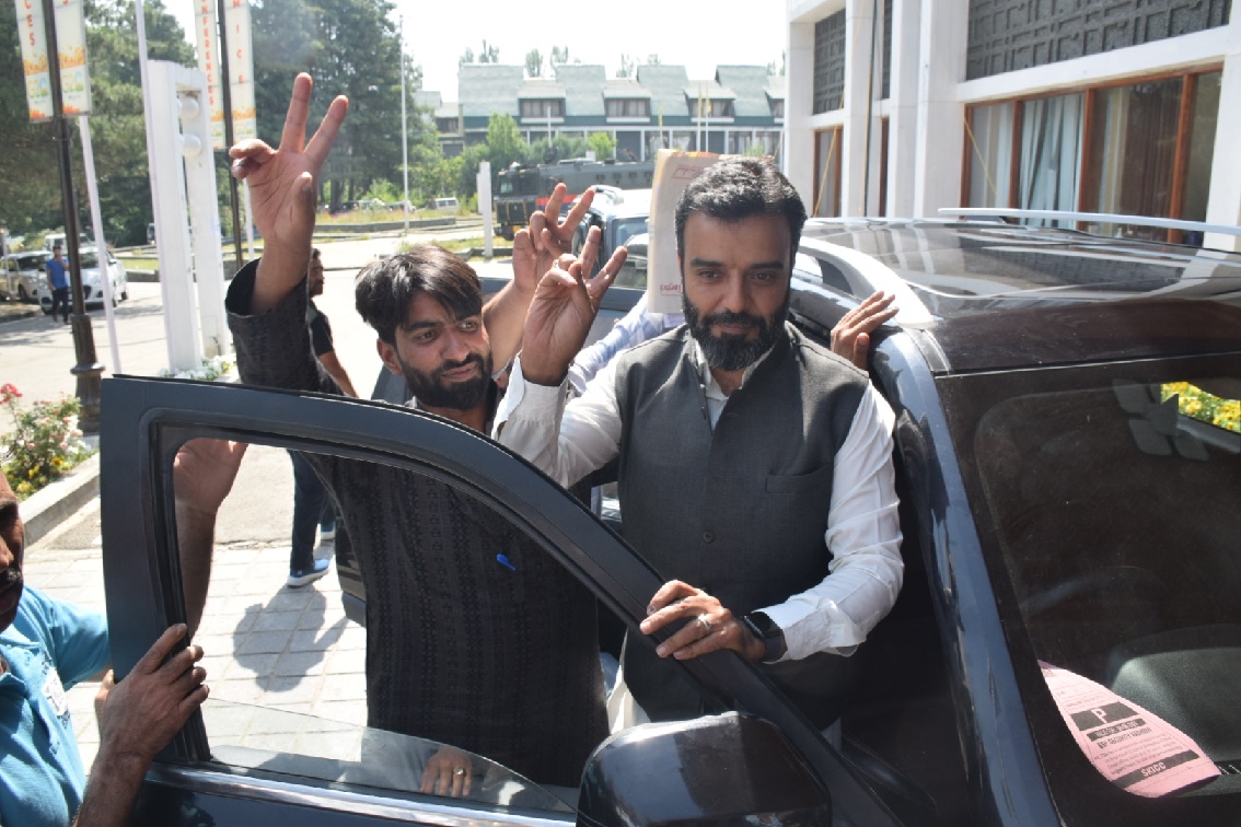 Grand celebrations in Budgam as Aga Ruhullah becomes first-time MP from ...