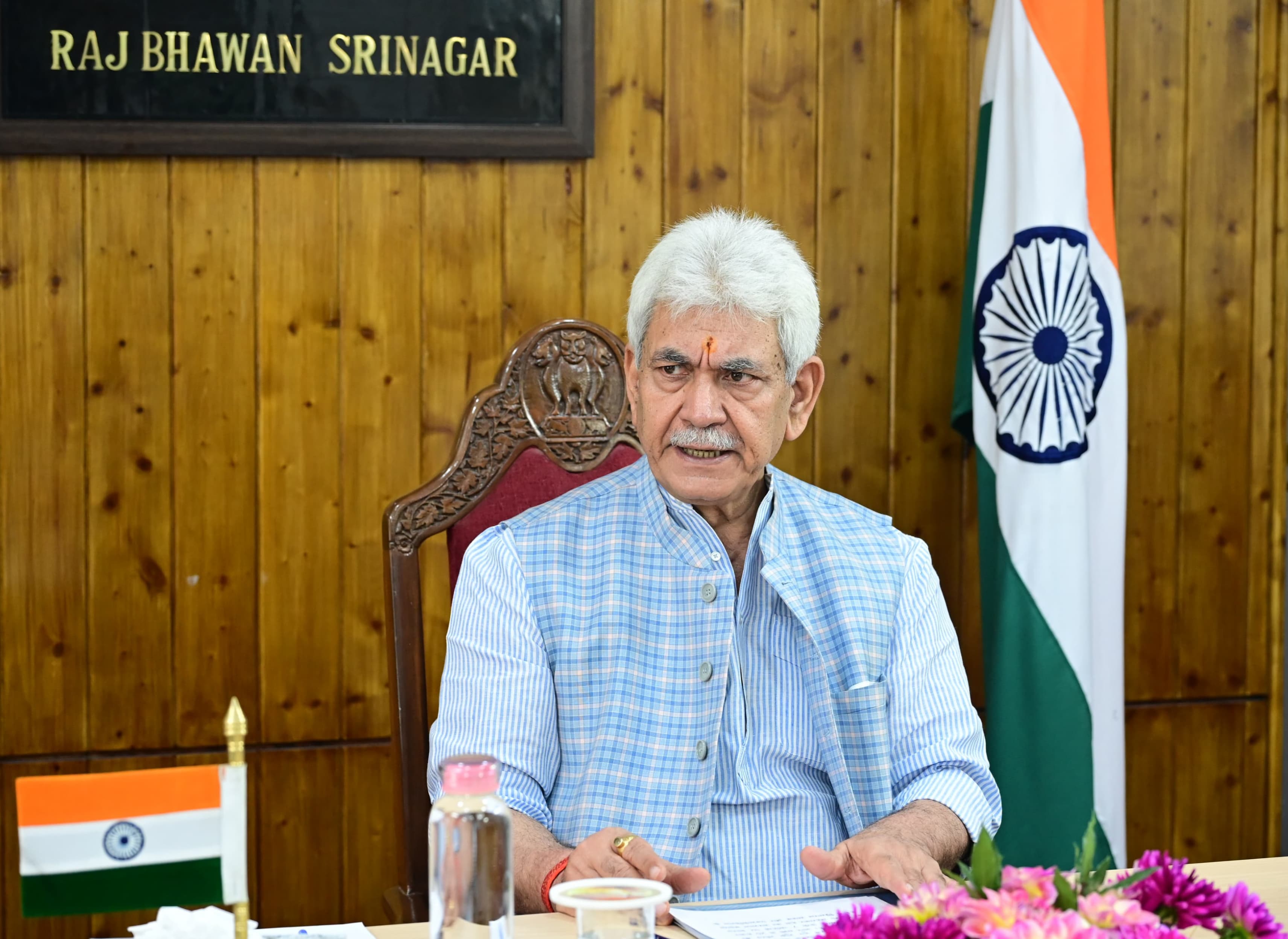 LG attends flag-in ceremony of JIM&WS Pahalgam’s Mountain Expedition | KNO