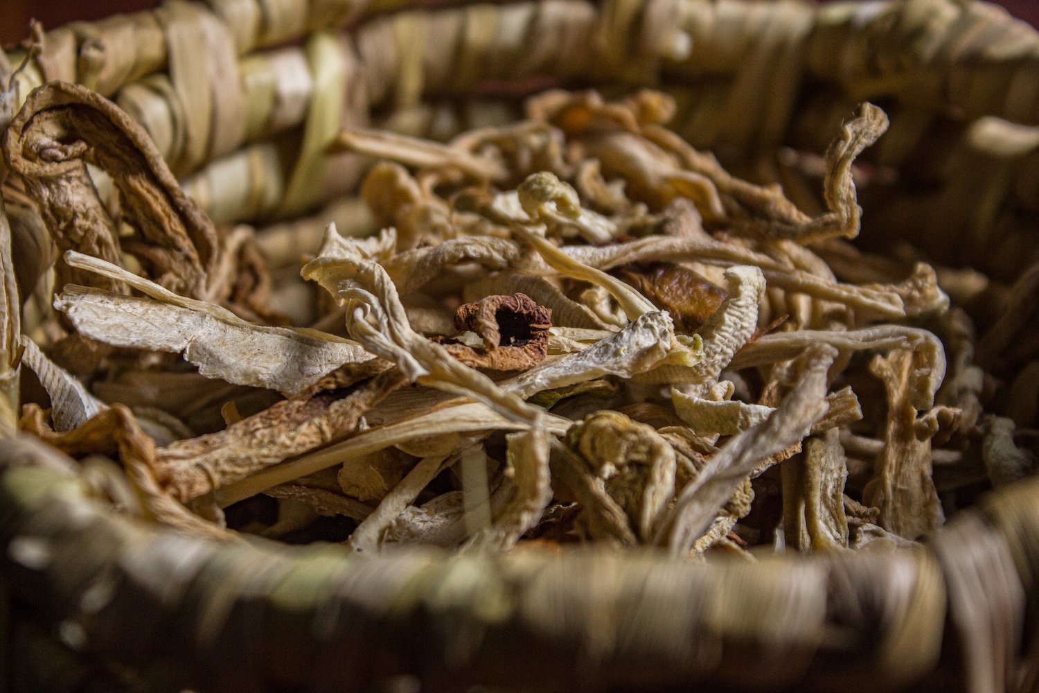 Hokh Syun: Kashmiris prepare for winter with sun dried vegetables, a ...