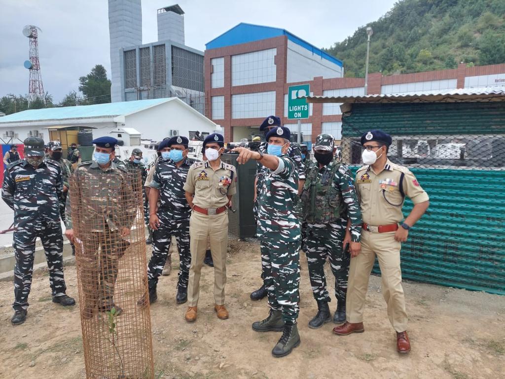 IGP Kashmir, IG CRPF visit north, south portal of new tunnel | KNO