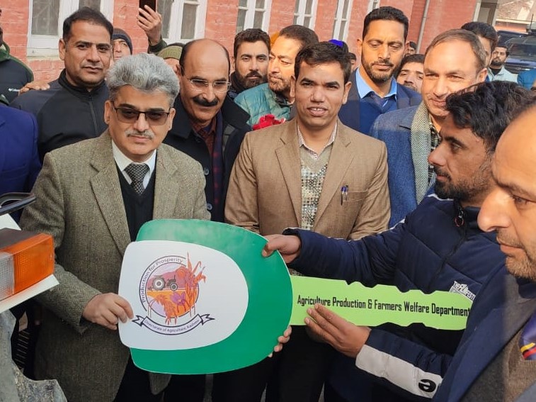 CS inaugurates Mega Kisan Mela under HADP at Agriculture Complex Lal Mandi