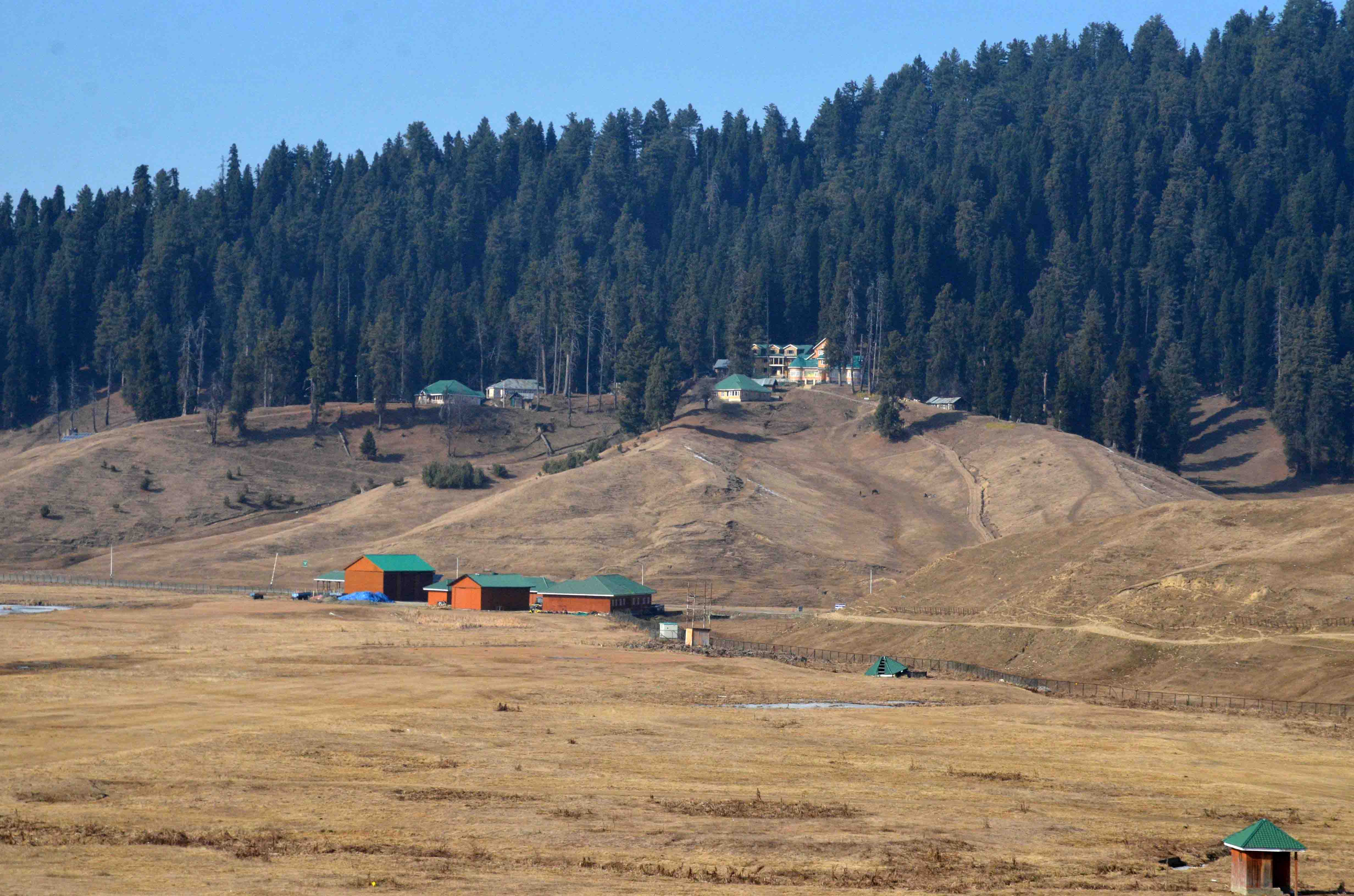 Pahalgam records all-time hottest January day | KNO