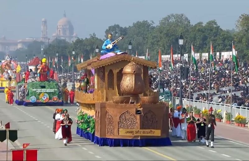 J&K Tableau dazzle’s at Republic Day Parade in Delhi | KNO
